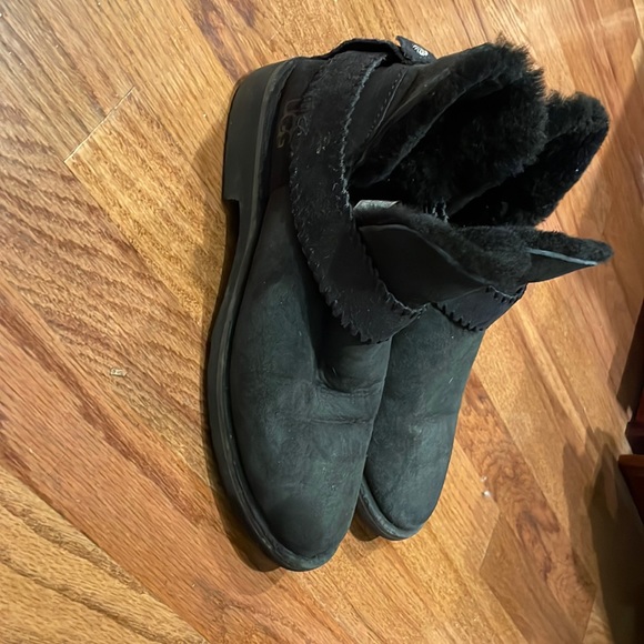 UGG | Shoes | Ugg Short Boot | Poshmark